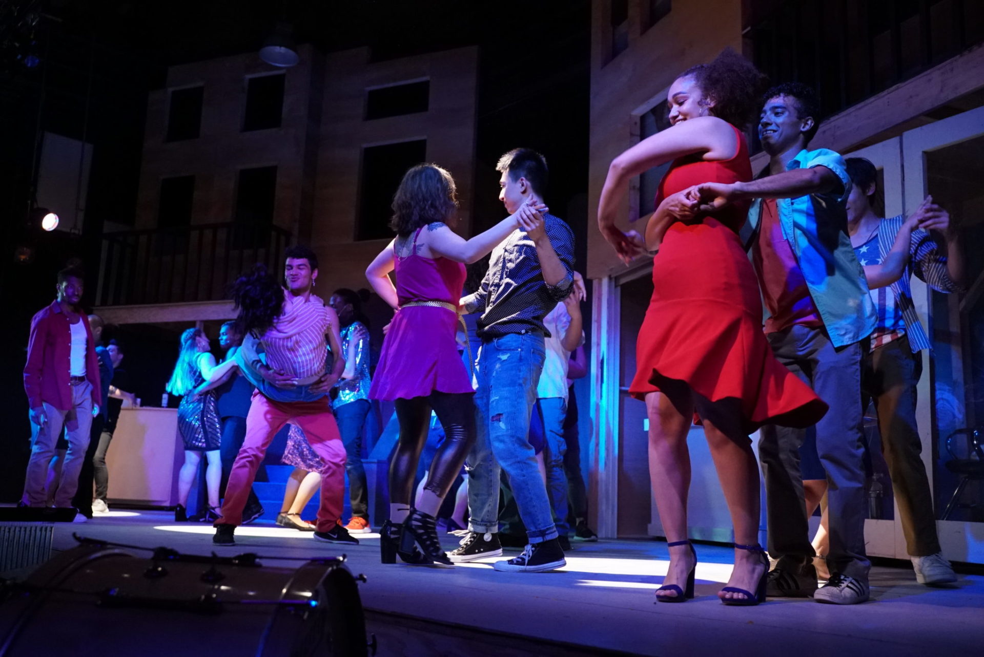 How to Become an Actor: Gaining Experience in Different Types of Theater